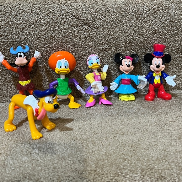 Disney | Toys | Disney Lot Of 6 Pvc Figures Meal Toys Goofy Mickey ...